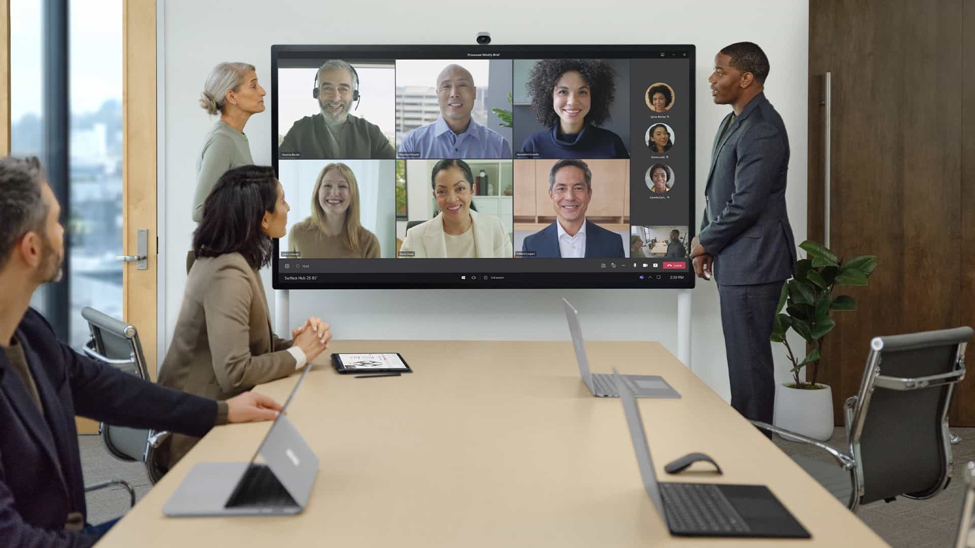 Wie Sie mit dem Microsoft Surface Hub 2S hybride Meetings produktiv ...