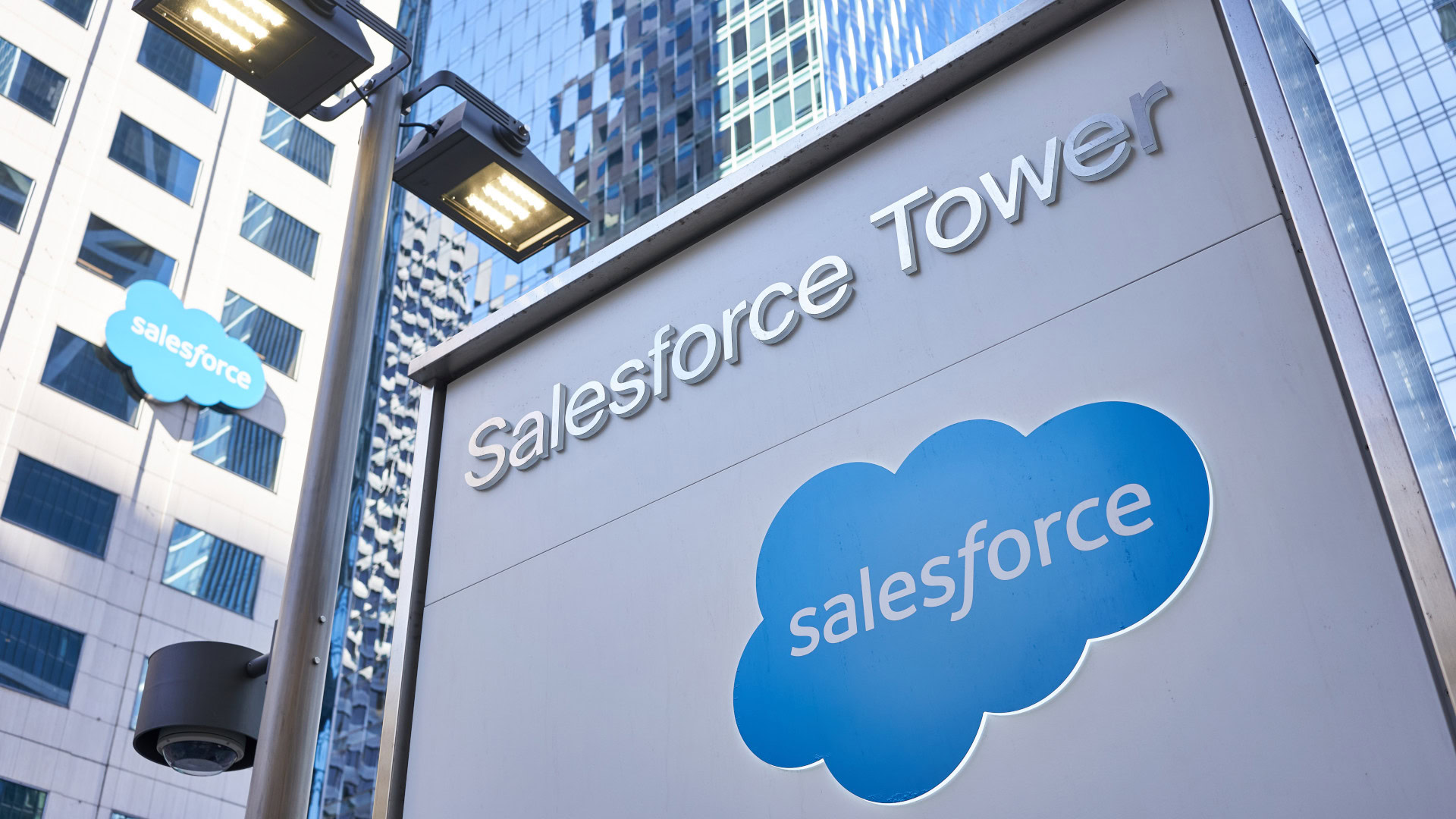 Salesforce Agentforce: 1000 Unternehmen setzen auf KI-Plattform