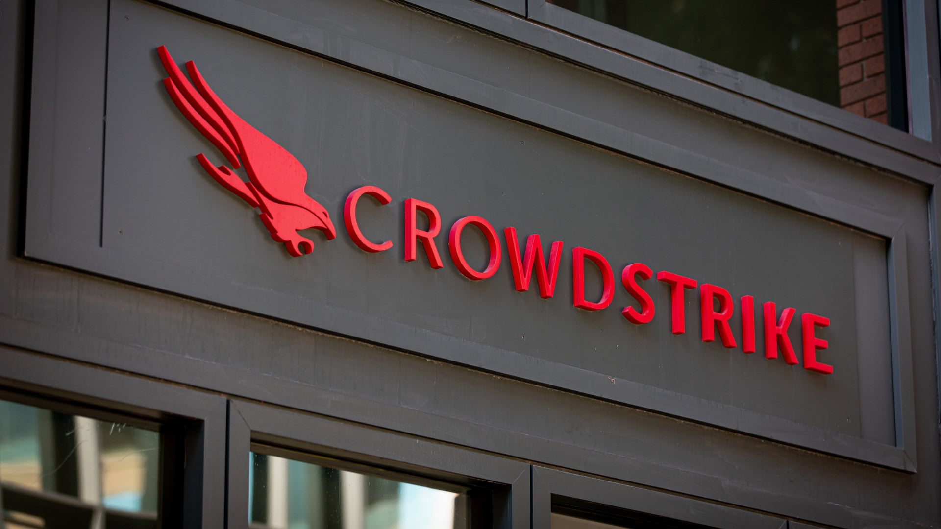 Hacker locken mit falschen CrowdStrike-Stellenanzeigen